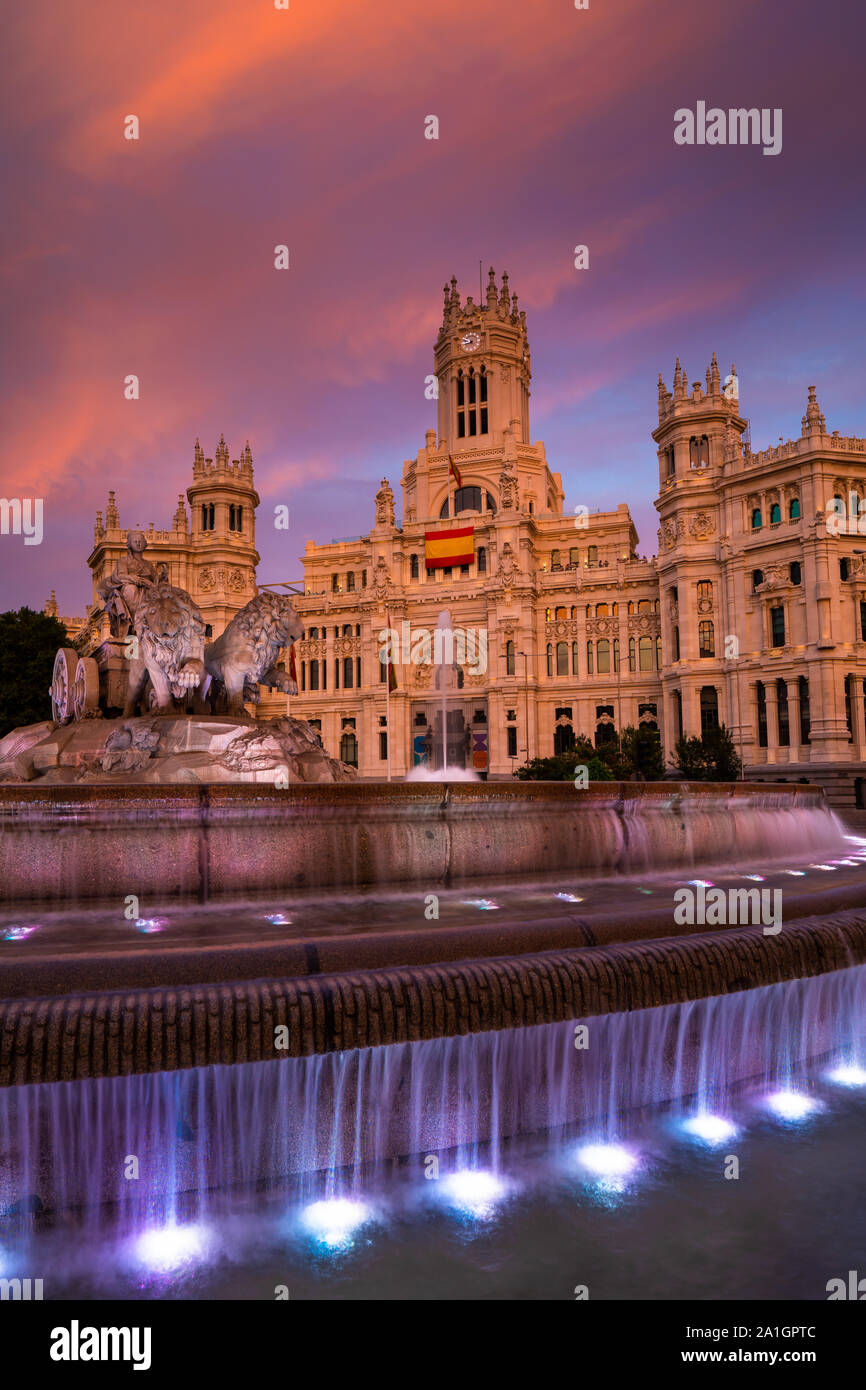 The Plaza de Cibeles is a square with a neo-classical complex of marble ...
