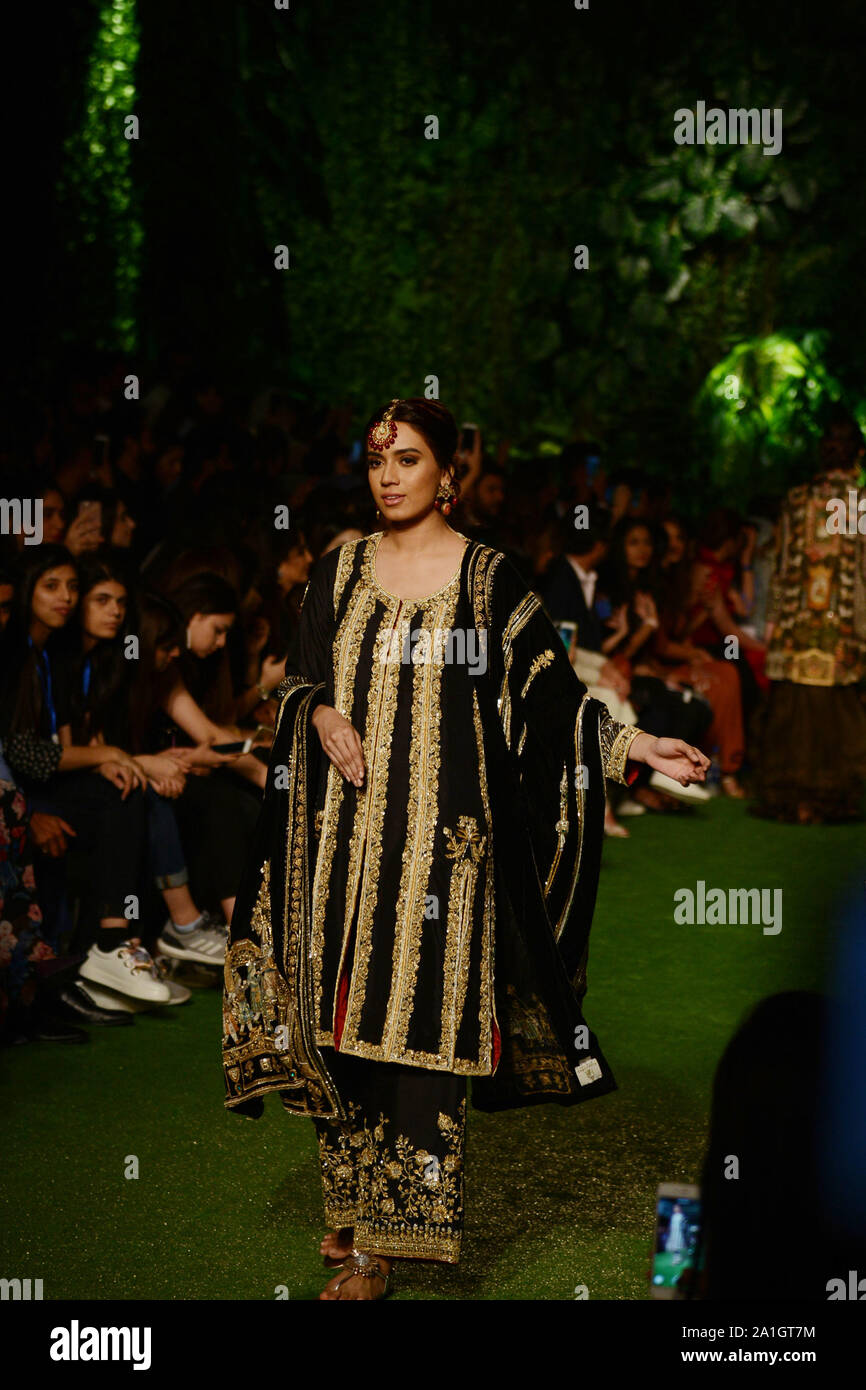 Nida ali hi-res stock photography and images - Alamy