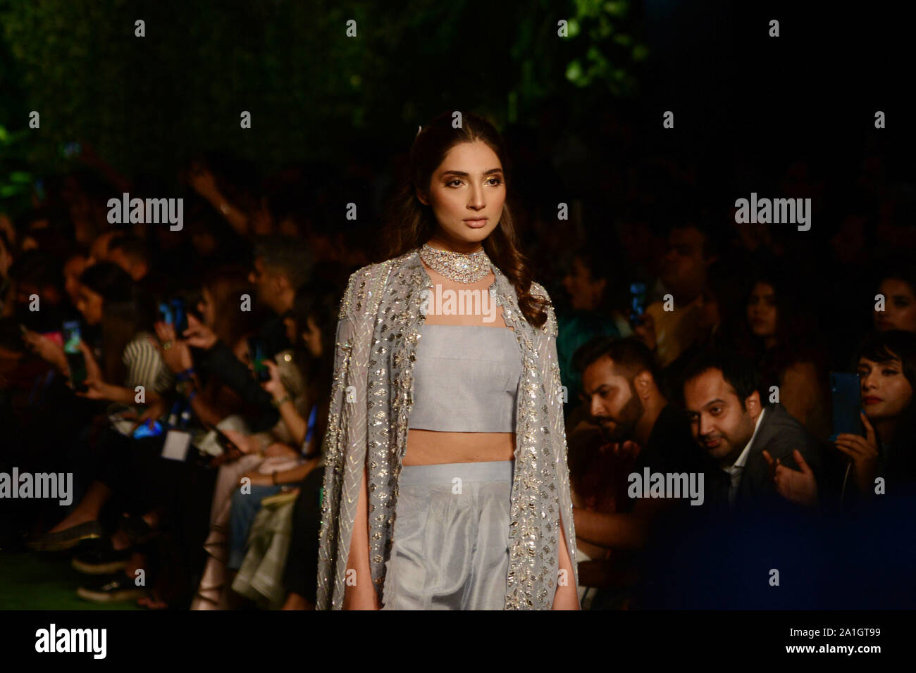 Lahore, Pakistan. 26th Sep, 2019. Pakistani models walks on ramp and ...