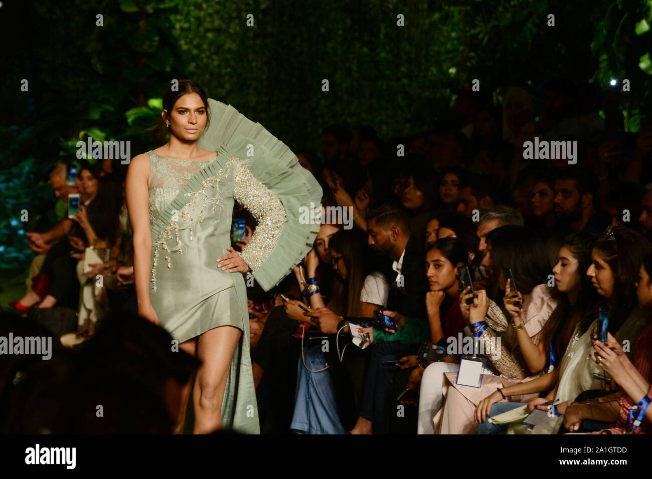Lahore, Pakistan. 26th Sep, 2019. Pakistani models walks on ramp and ...