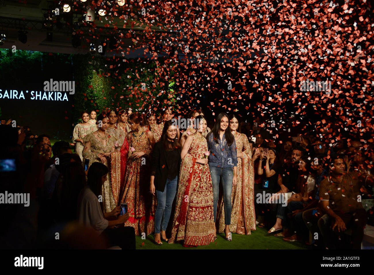 Lahore, Pakistan. 26th Sep, 2019. Pakistani models walks on ramp and ...