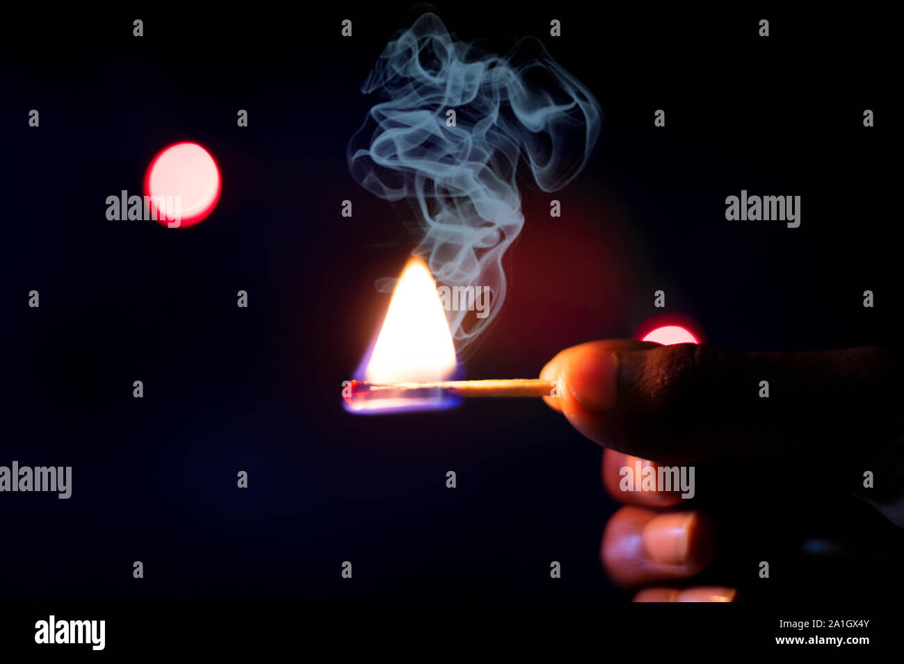 New and burnt match hi-res stock photography and images - Alamy