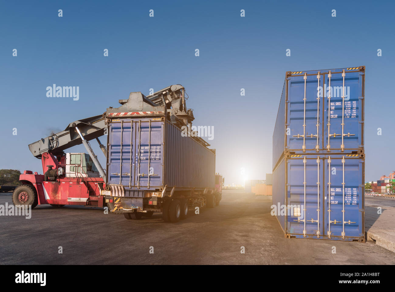 Terminal stockpile maritime containers hi-res stock photography and ...