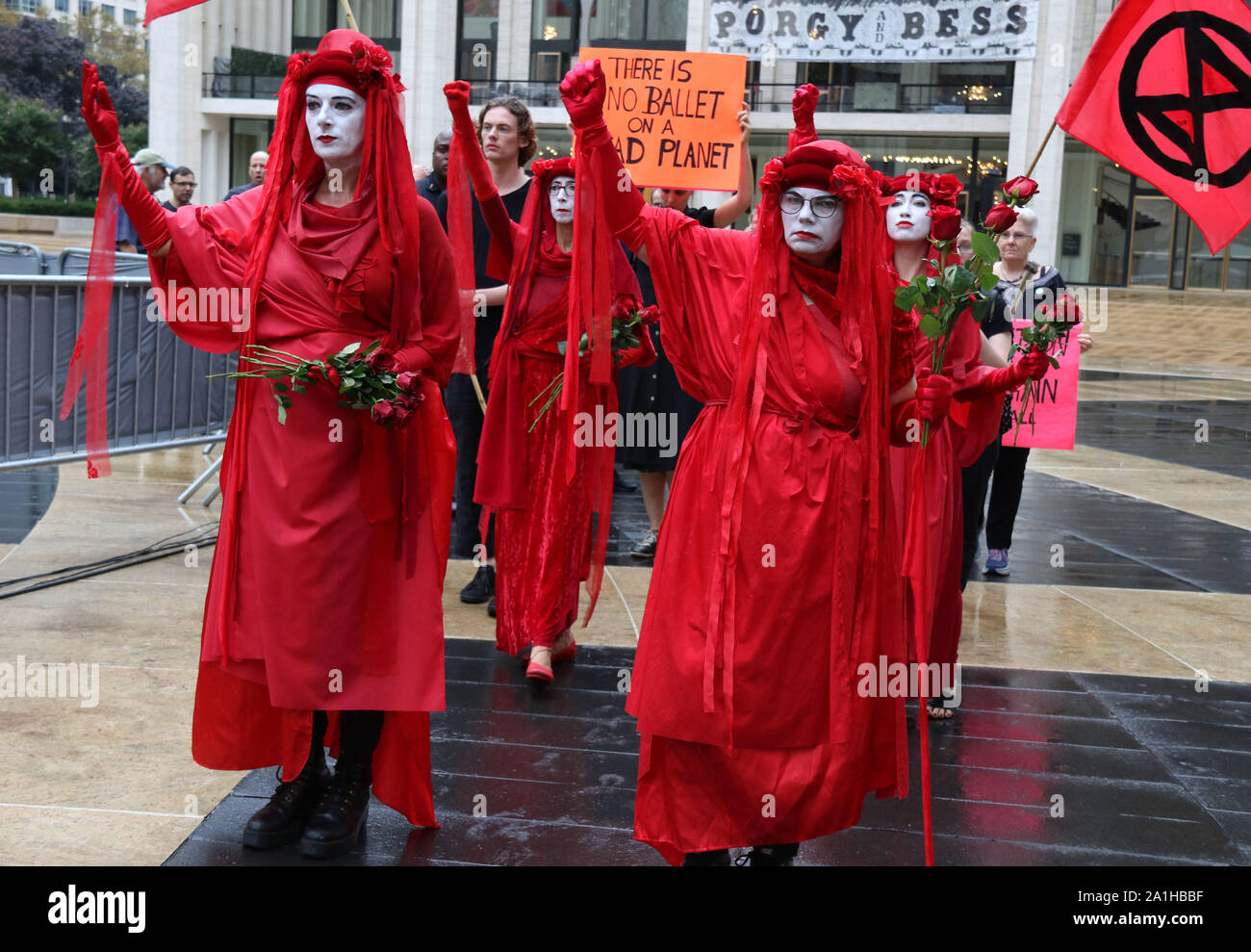 New York, New York, USA. 26th Sep, 2019. Extinction Rebellion hold a ...