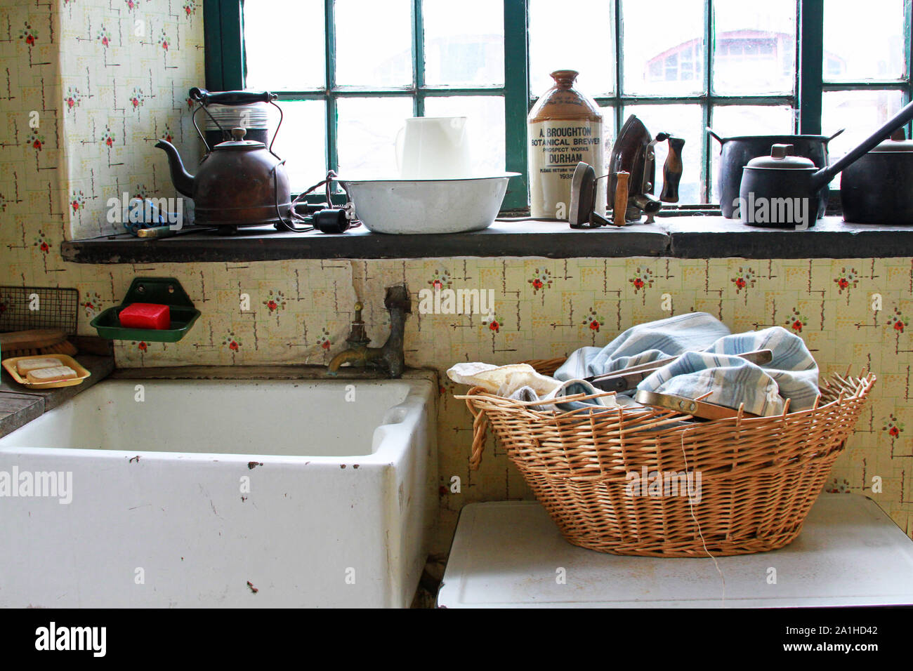 Victorian scullery hi-res stock photography and images - Alamy