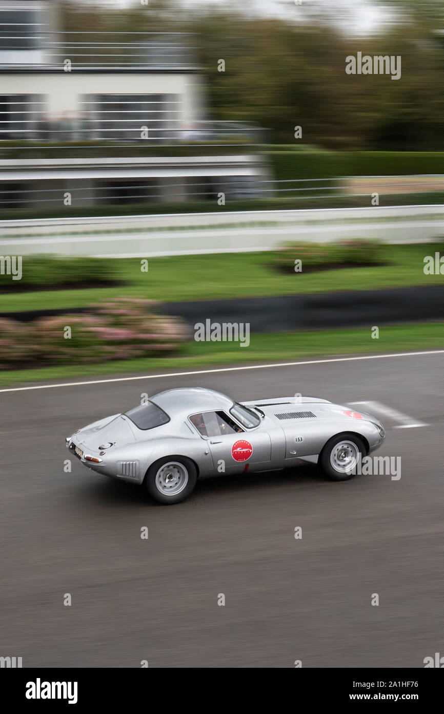 Jaguar e type racing car hi-res stock photography and images - Alamy
