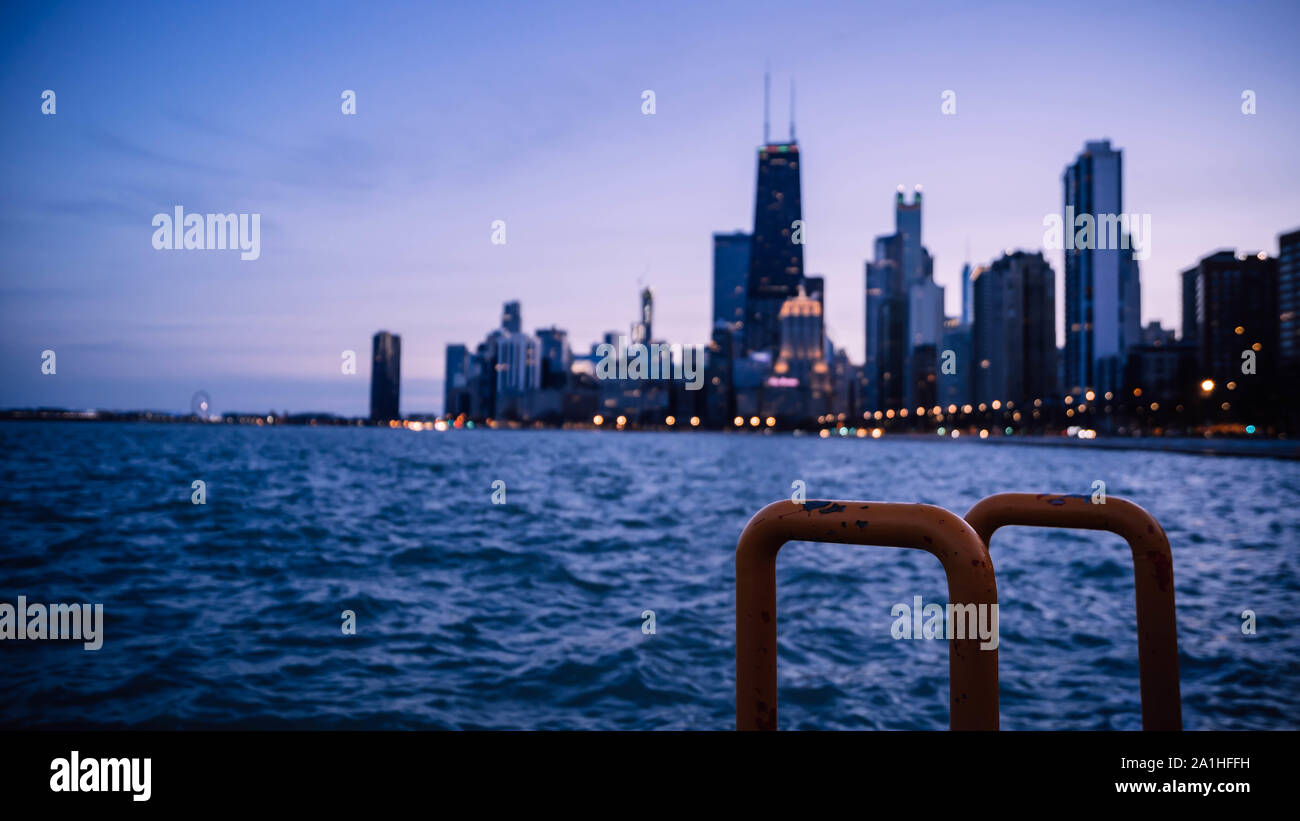 Reflection of chicago hi-res stock photography and images - Alamy