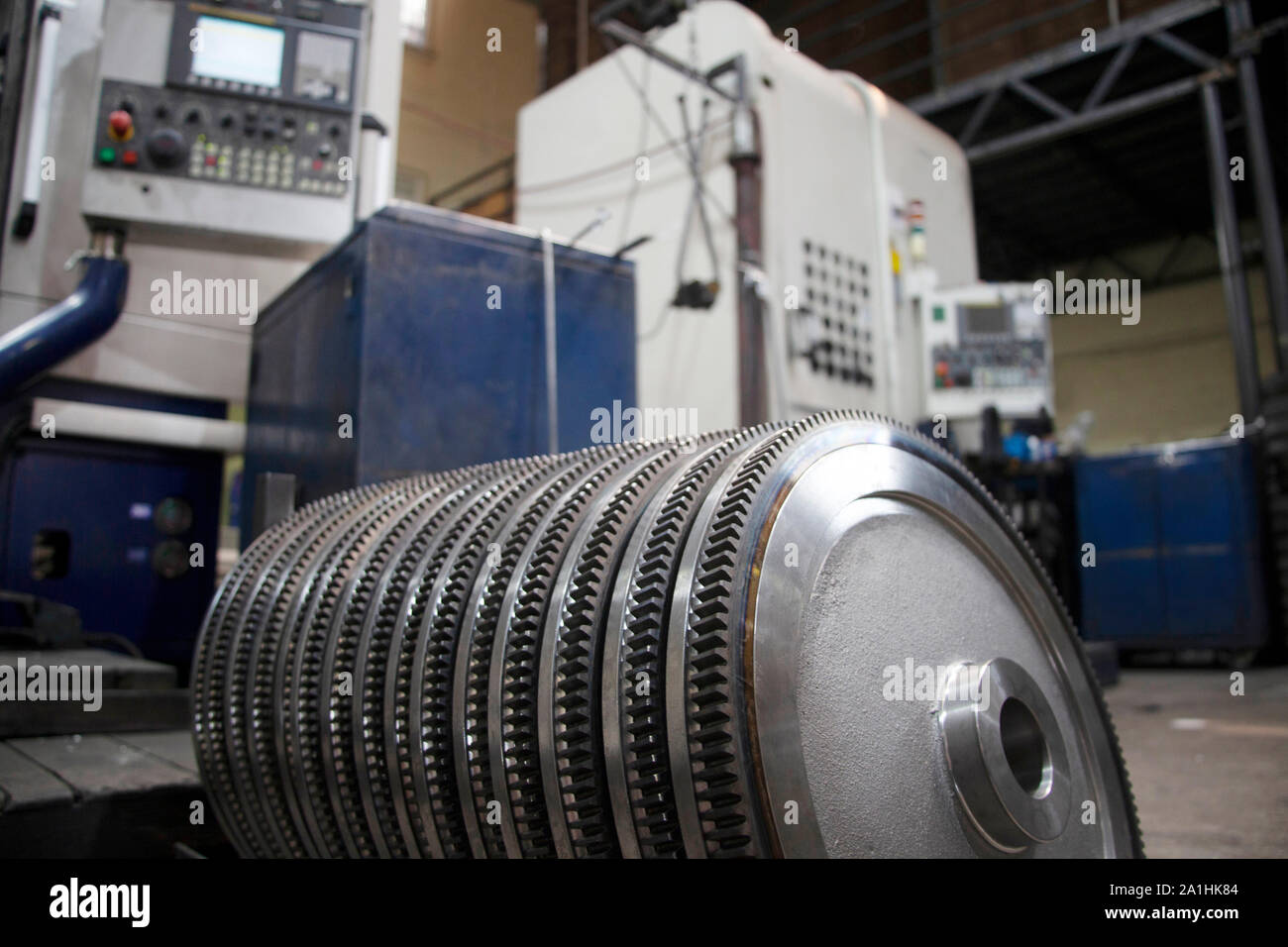 Steel pulleys hi-res stock photography and images - Alamy