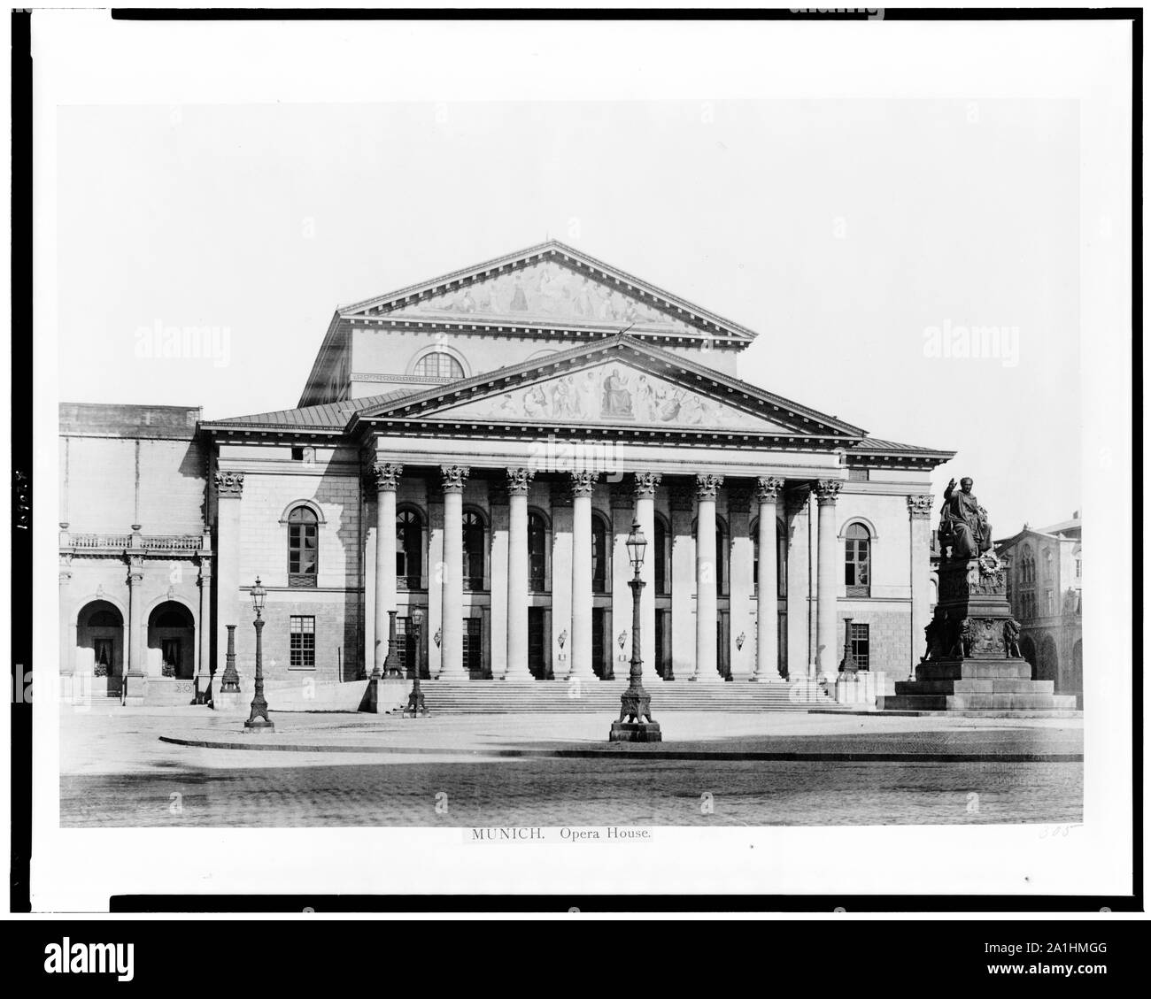 Opera house theater city Cut Out Stock Images & Pictures - Alamy