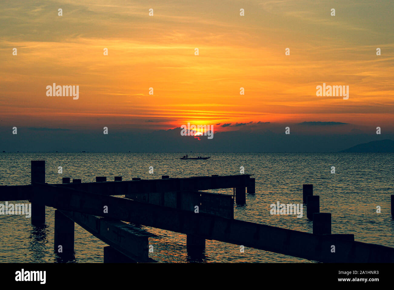 Sun set sky hi-res stock photography and images - Alamy