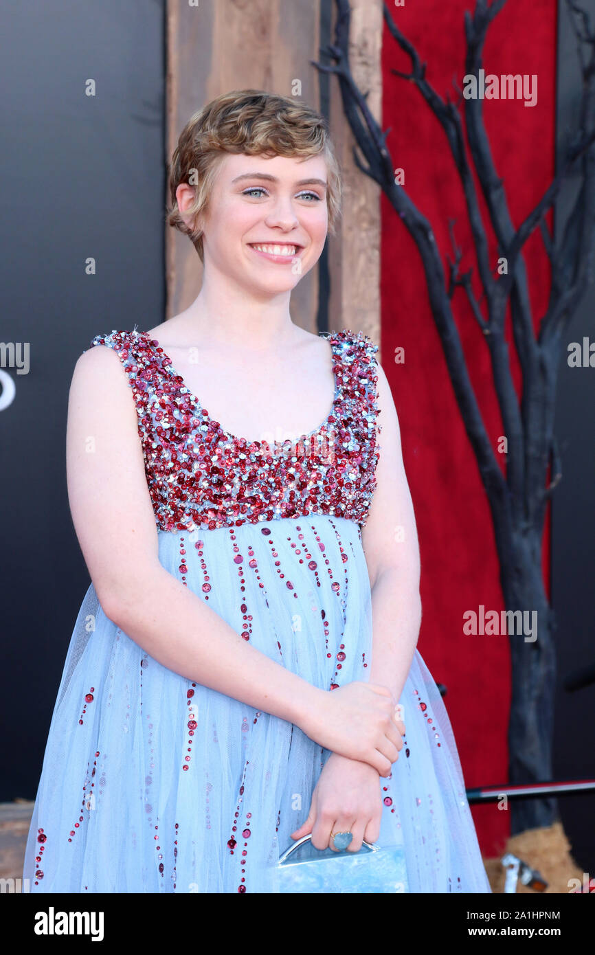 Sophia lillis it chapter two hi-res stock photography and images - Alamy