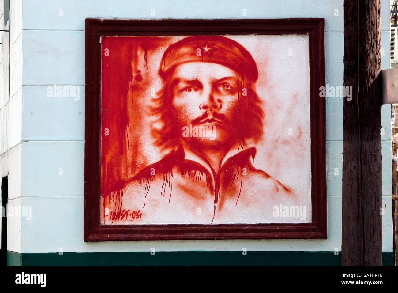Mural of Che Guevara painted on a wall in Old Havana, Cuba Stock Photo ...