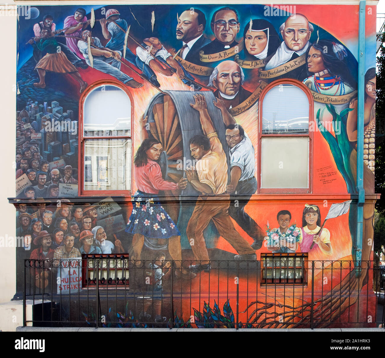 Large scale public art mural hi-res stock photography and images - Alamy