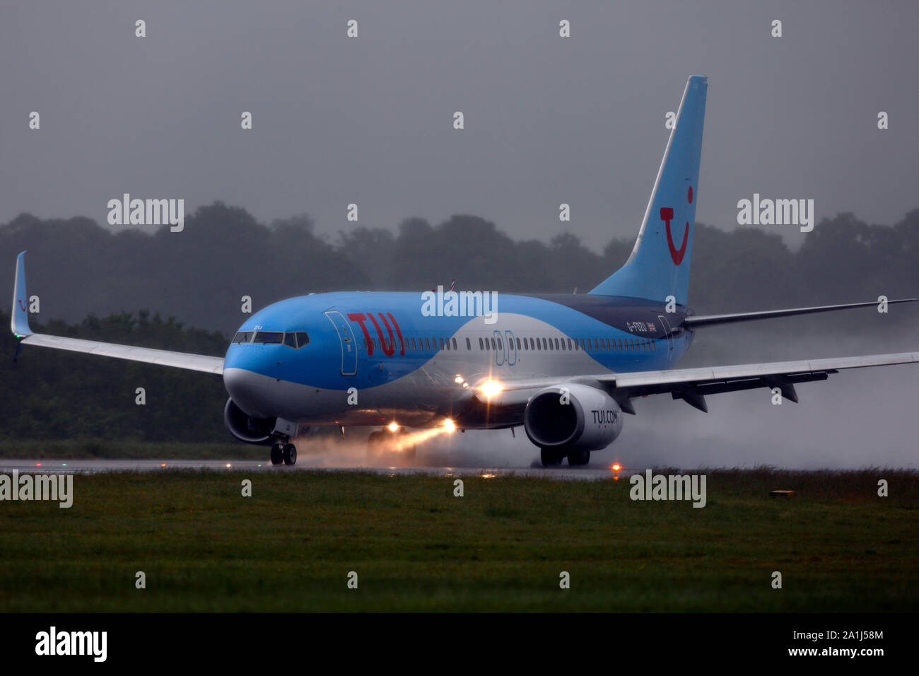 TUI TUIfly, Boeing 737-8K5(WL) Budget holiday airline aircraft Stock ...