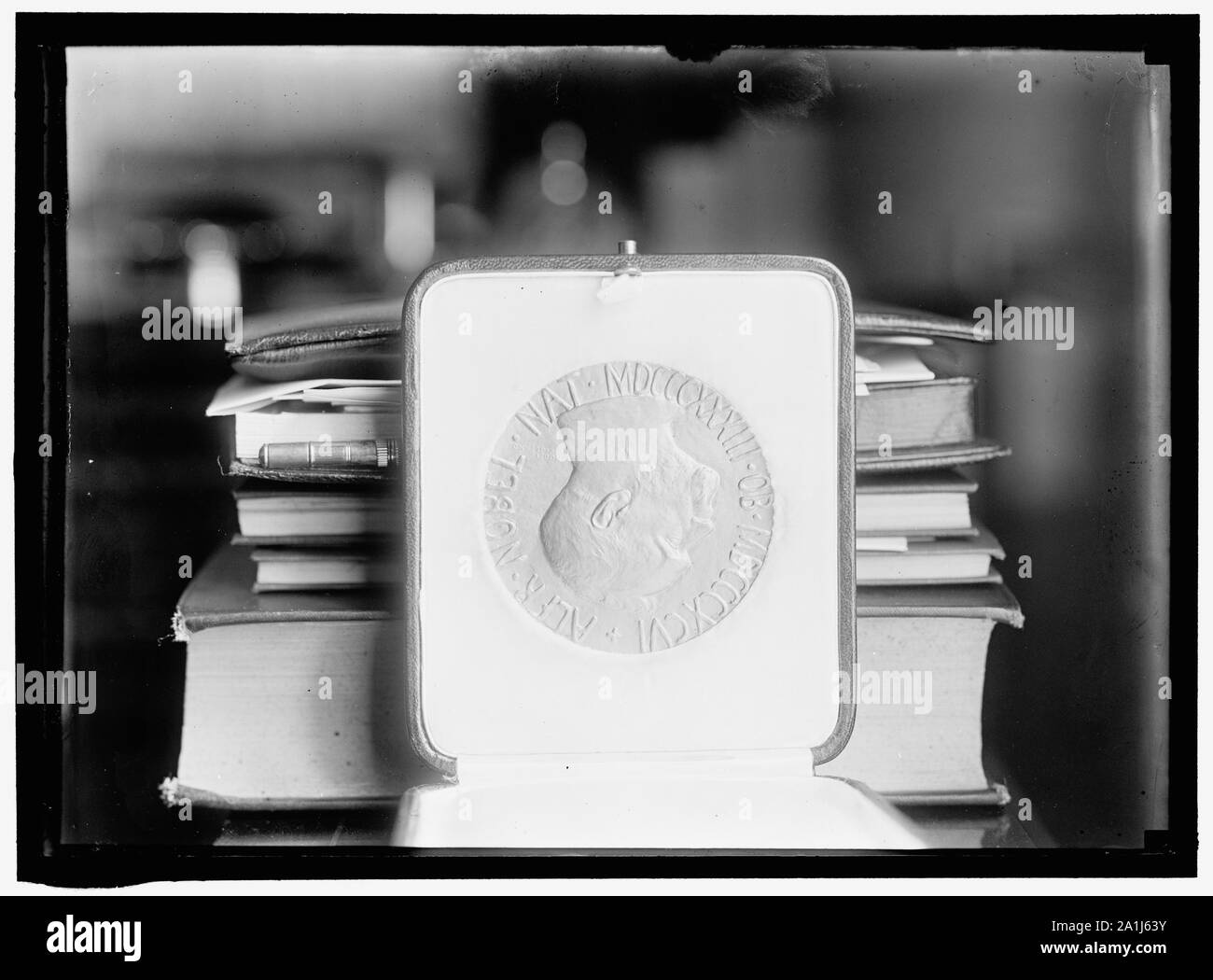 Peace nobel Black and White Stock Photos & Images - Alamy