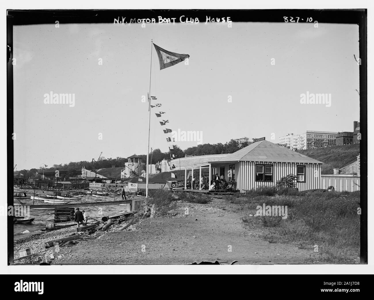 Historical house boats Black and White Stock Photos & Images - Alamy