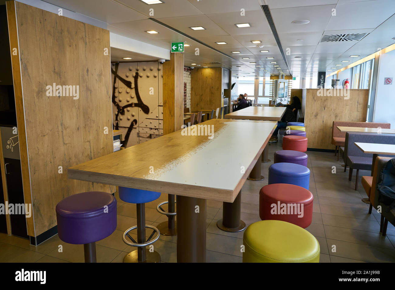 Mcdonalds interior hi-res stock photography and images - Alamy
