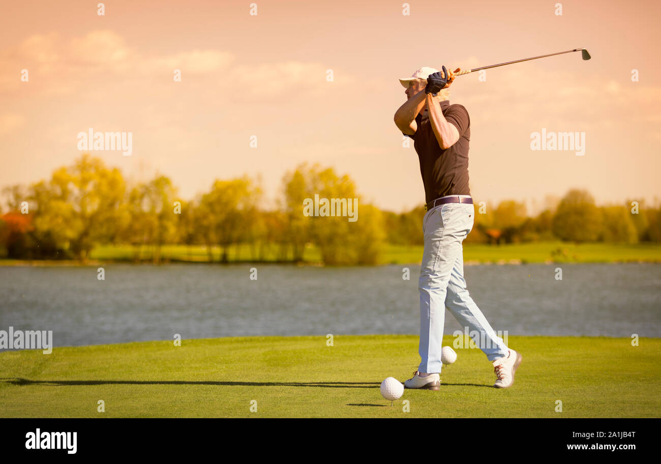 Elderly golf hi-res stock photography and images - Alamy