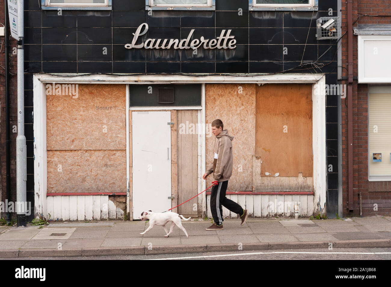 Run down high street hi-res stock photography and images - Alamy