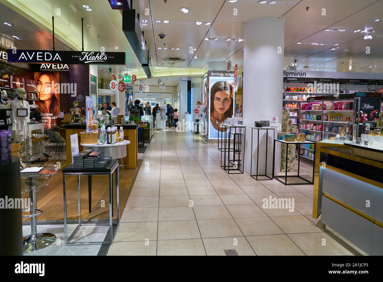 Manor department store switzerland hi-res stock photography and images ...