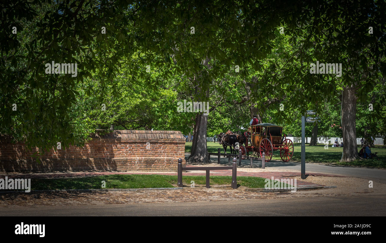 American colonial horse and carriage hi-res stock photography and ...