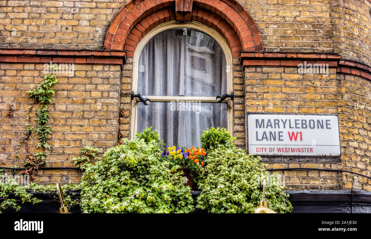 Marylebone lane hi-res stock photography and images - Alamy