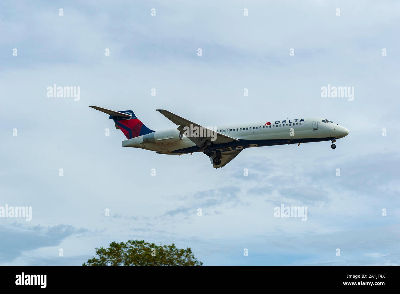 Delta Air Lines Jet landing at Bluegrass Airport in Lexington Kentucky ...