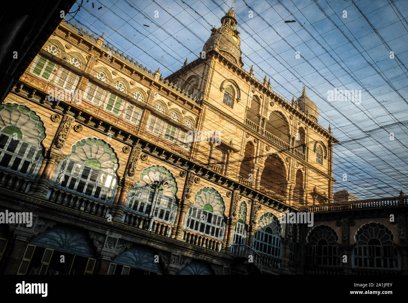 Mysore palace interior hall hi-res stock photography and images - Alamy