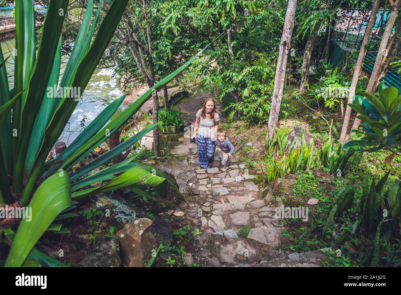 Mother son rainforest jungle hi-res stock photography and images - Alamy