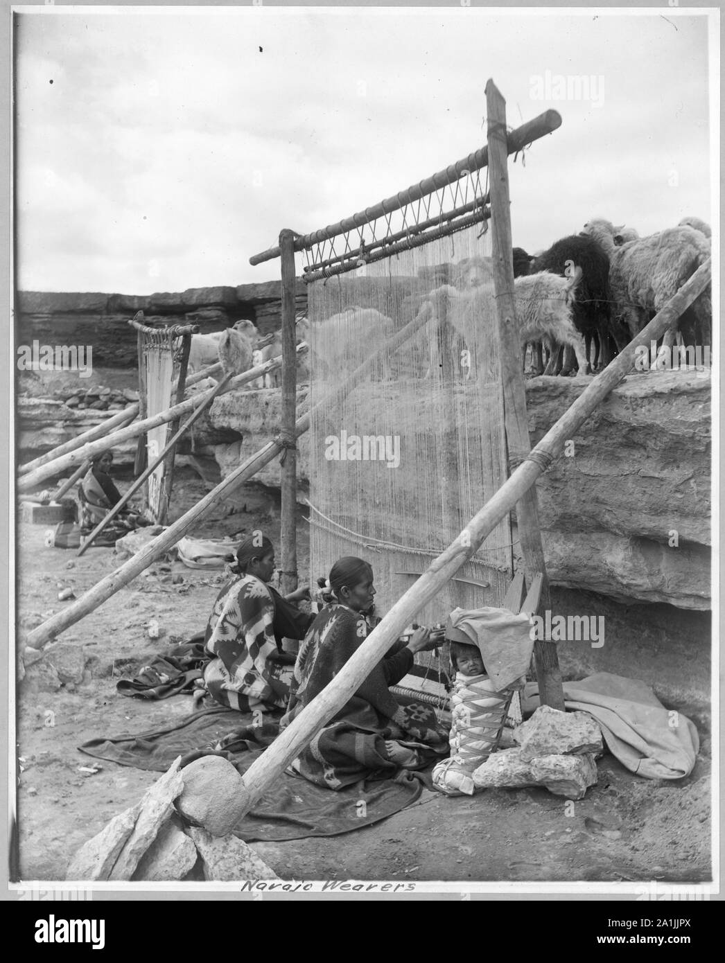 Navajo weavers hi-res stock photography and images - Alamy