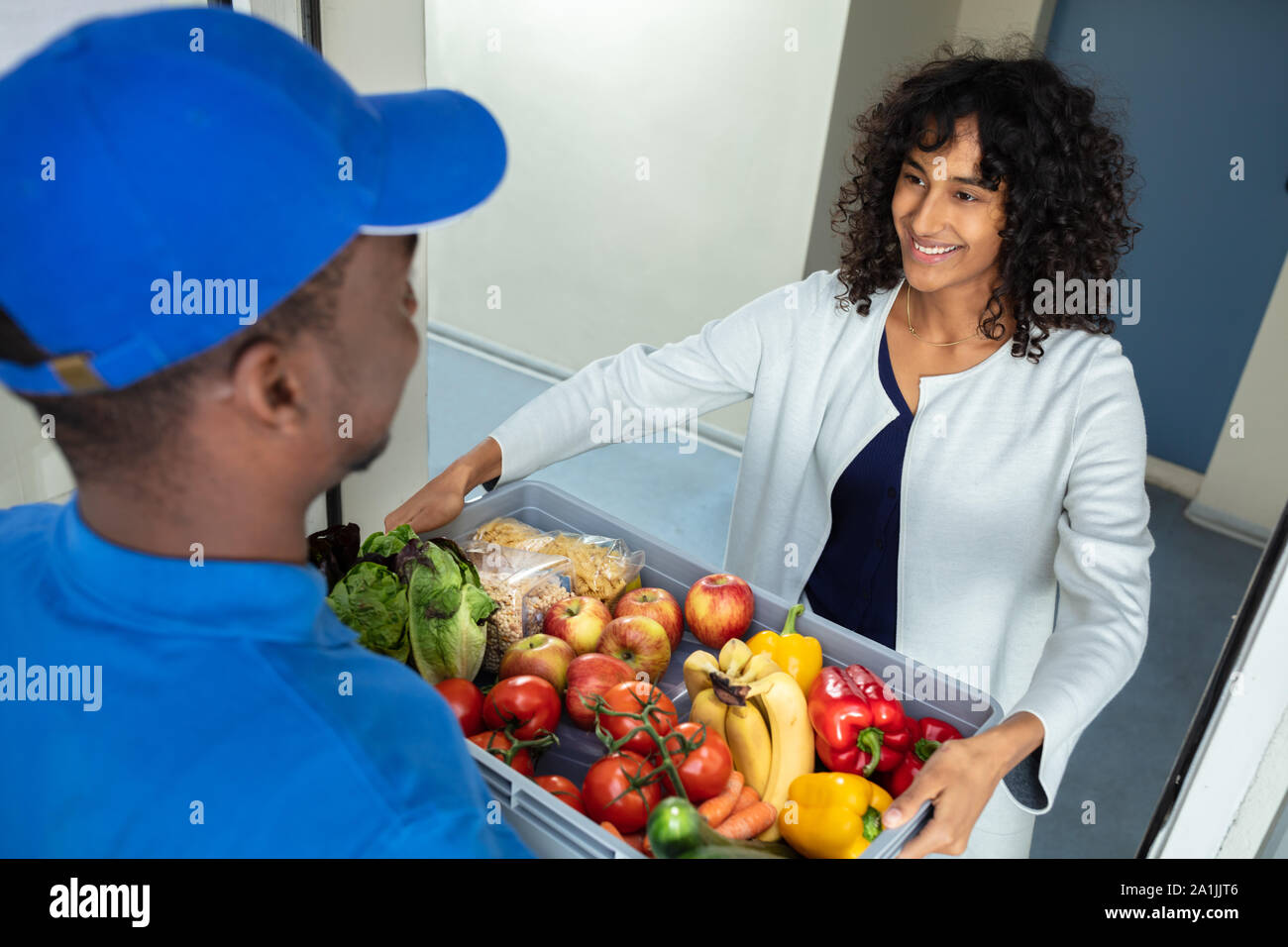 Home delivery bag hi-res stock photography and images - Alamy