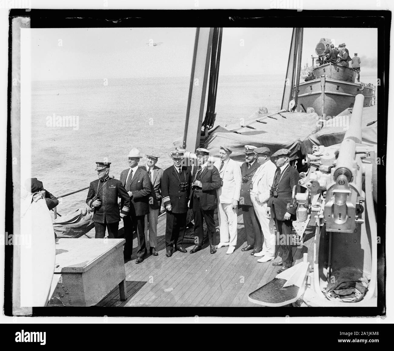 Naval ship operations hi-res stock photography and images - Alamy