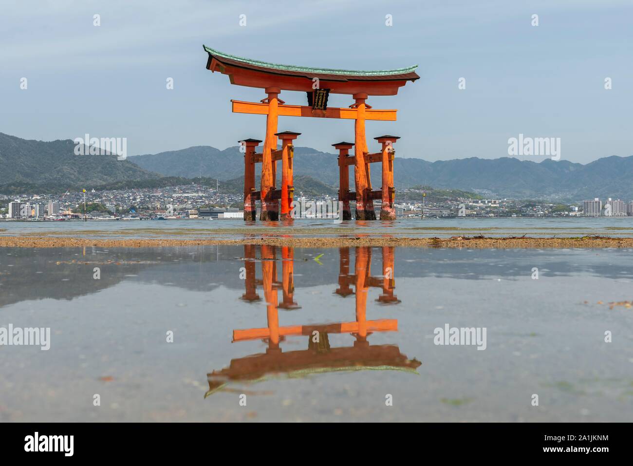Itsukushima Floating Torii Gate in Water, Isukushima Shrine, Miyajima ...