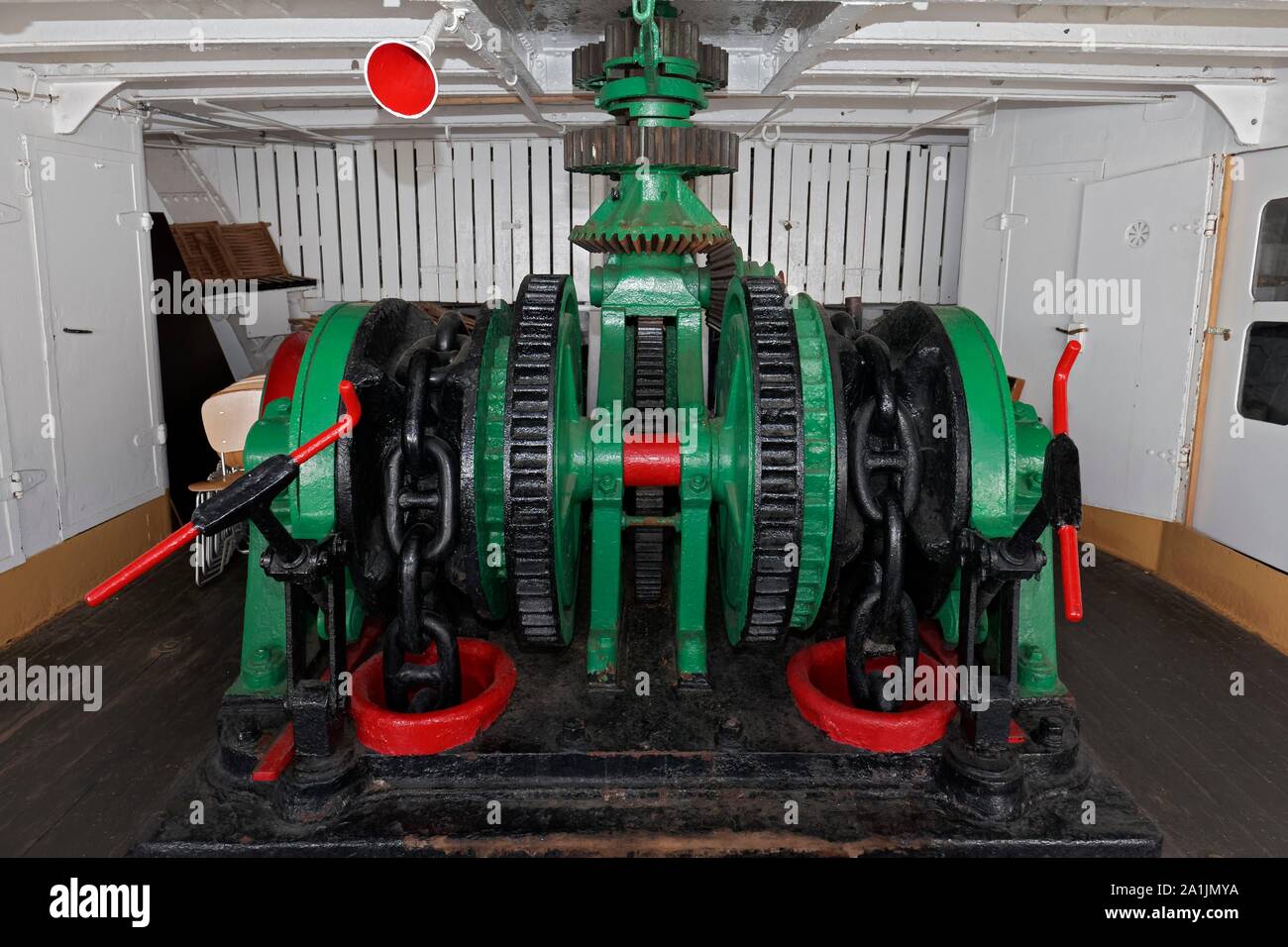 Ship winch hi-res stock photography and images - Alamy