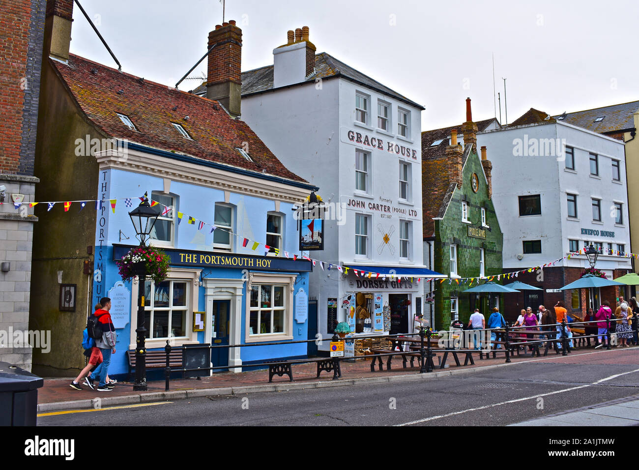 Old buildings on the quayside in Poole.The Poole Arms & the Porstmouth ...