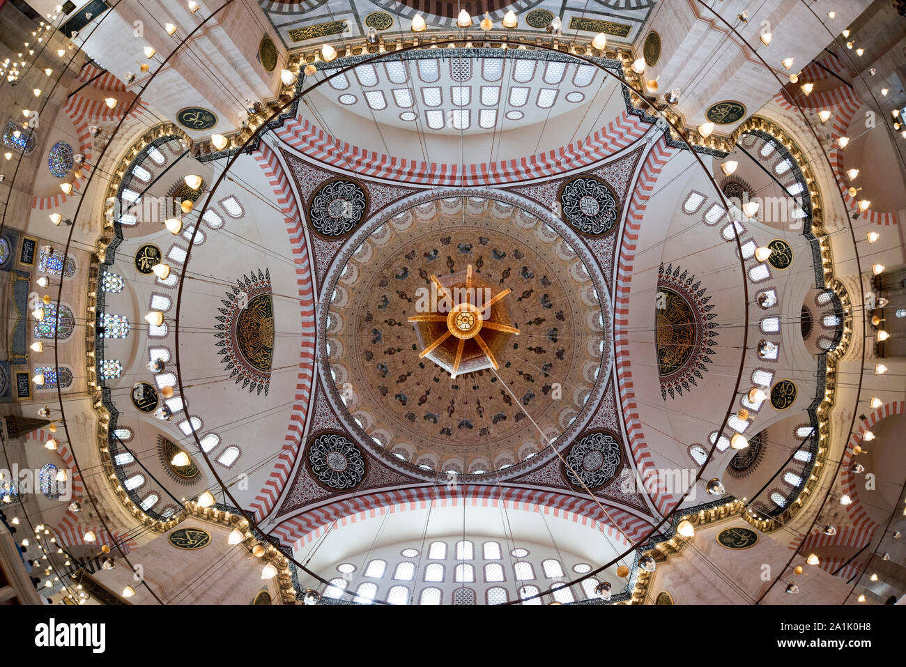 Islamic indoor architecture hi-res stock photography and images - Alamy