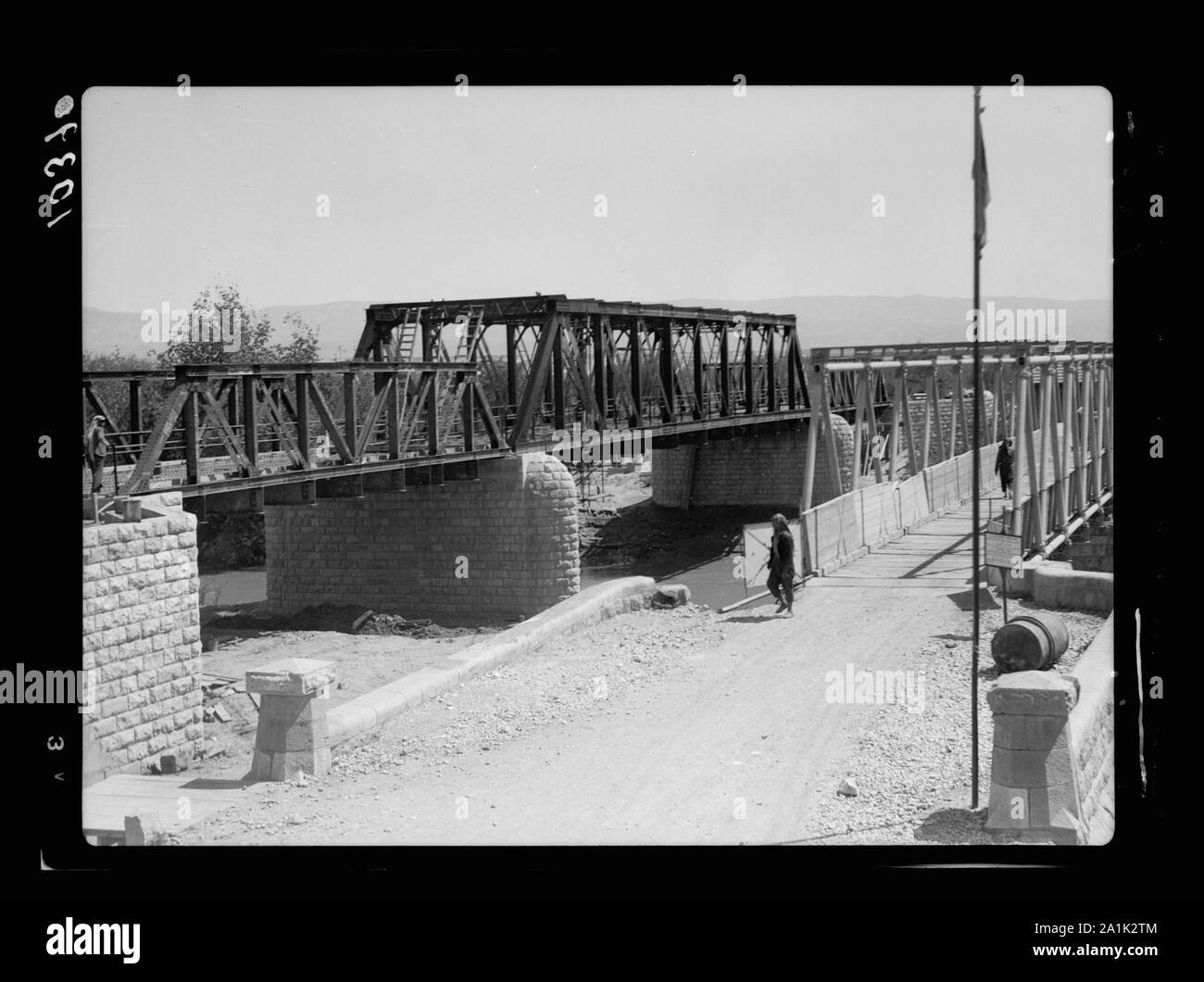 Showing old new Black and White Stock Photos & Images - Alamy