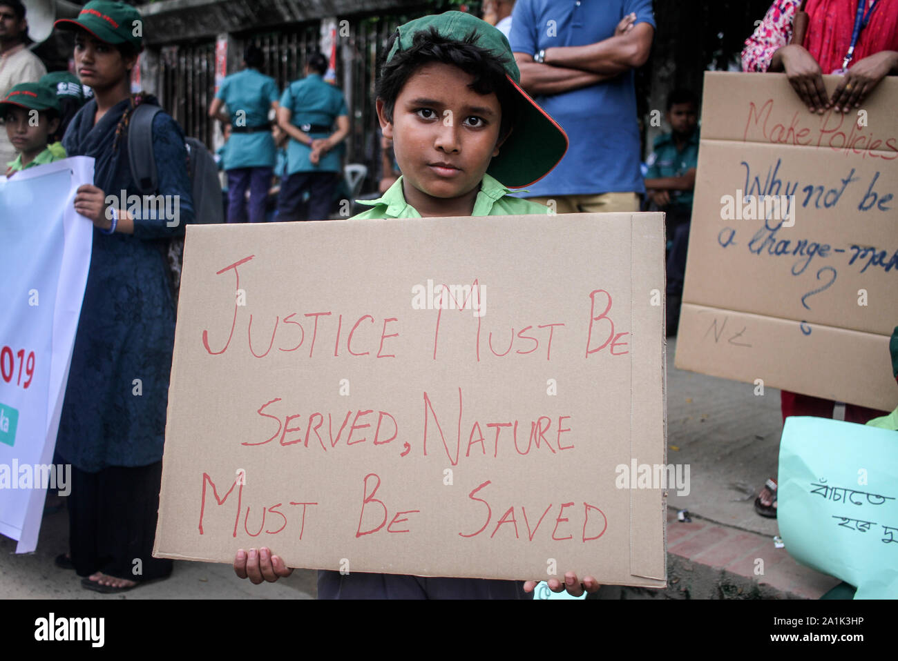 Dhaka, Bangladesh. 26th Sep, 2019. School student Greta Thanberg ...