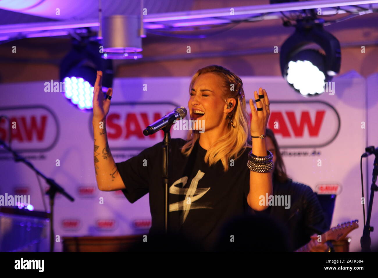 Schierke, Germany. 26th Sep, 2019. Pop singer Sarah Connor sings during ...