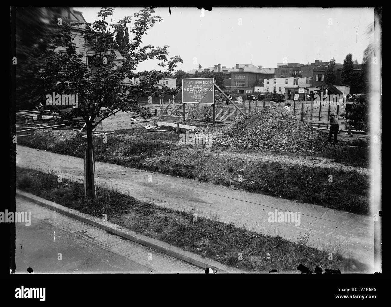 Italian consulate building hi-res stock photography and images - Alamy