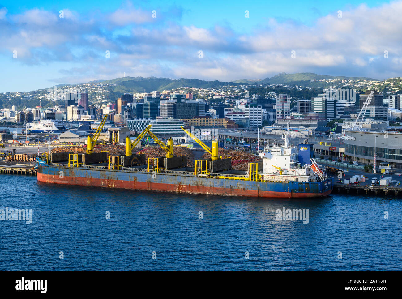 Ship bulk carrier berth hi-res stock photography and images - Alamy