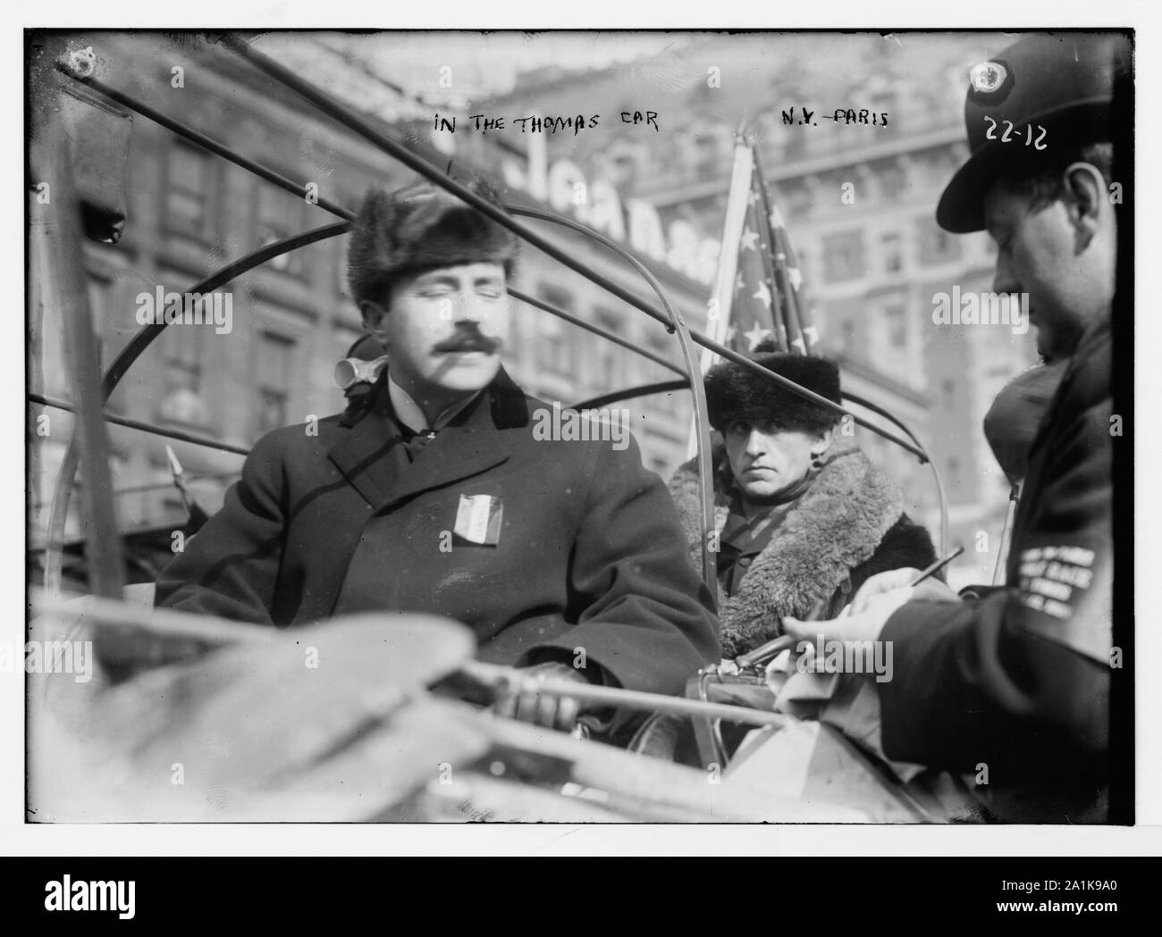 Automobiles in new york Black and White Stock Photos & Images - Alamy