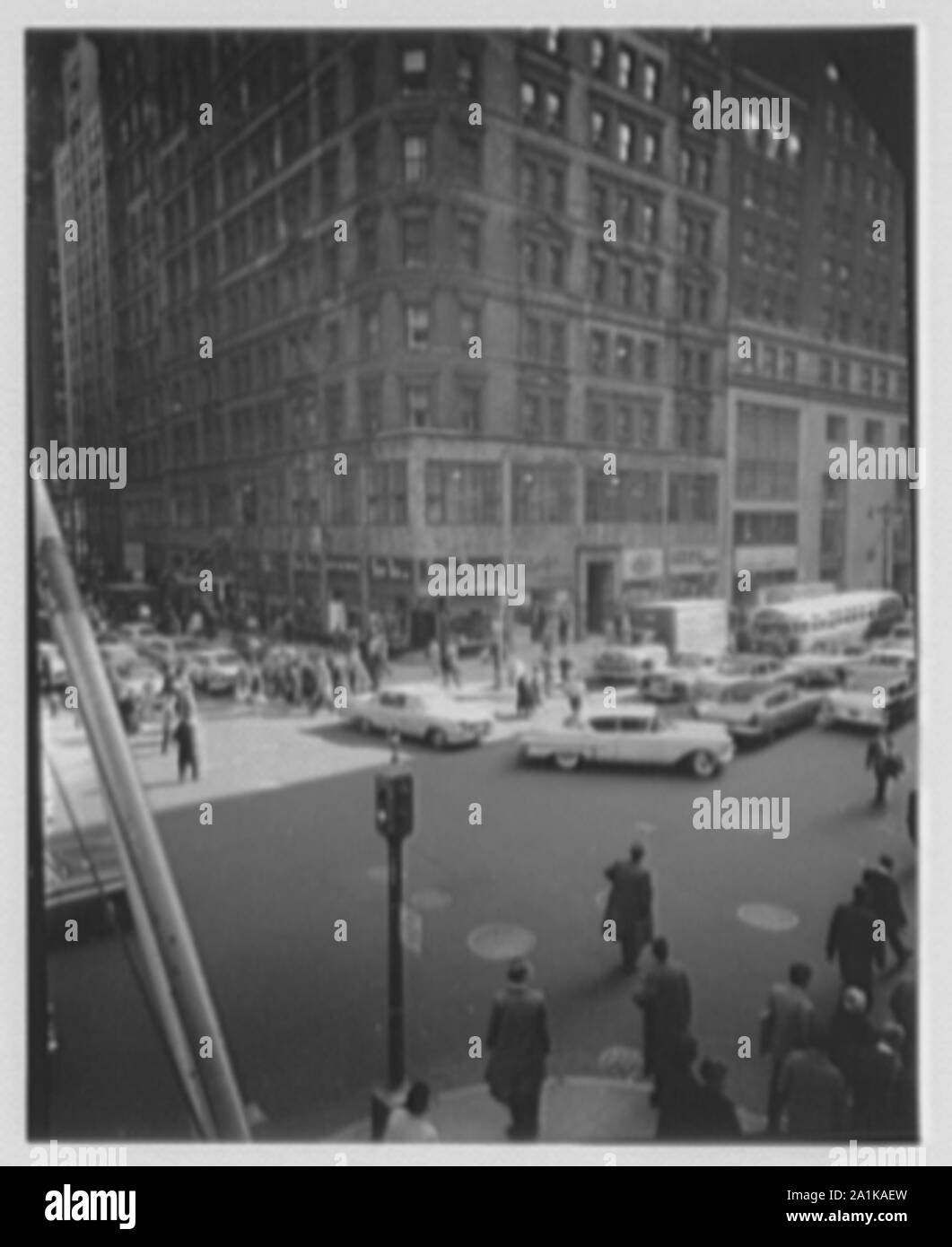 Cars city traffic Black and White Stock Photos & Images - Alamy