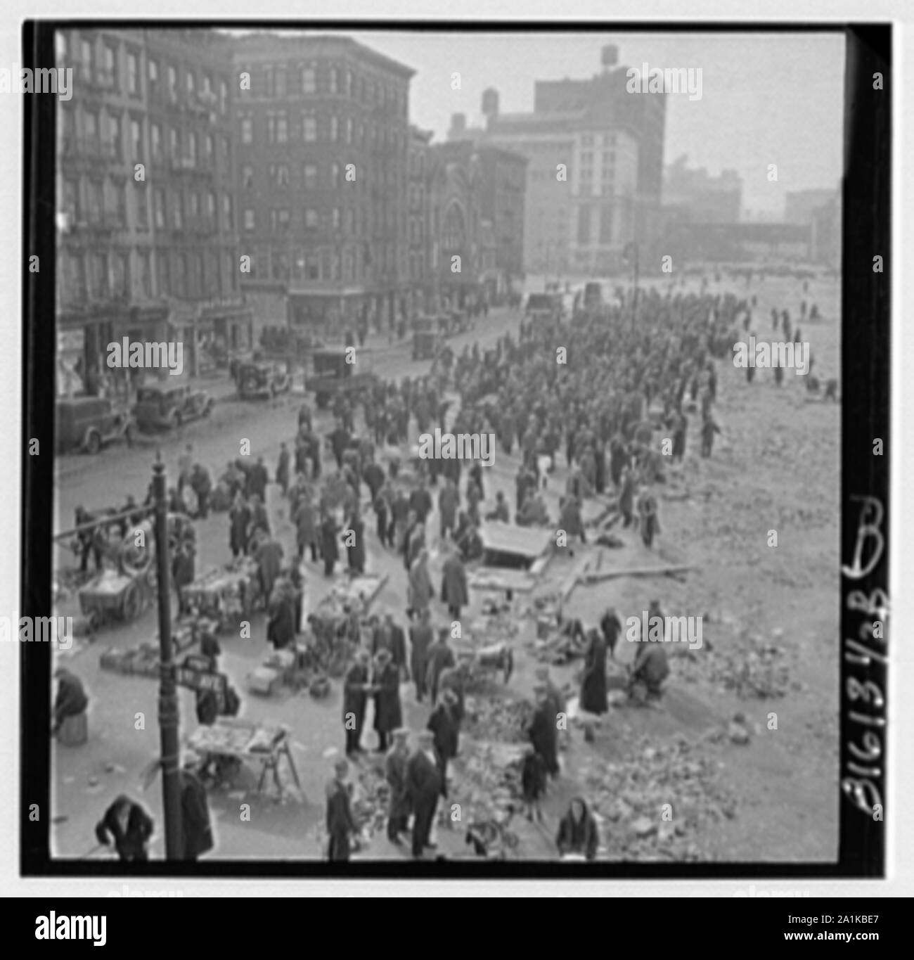 City view urban life Black and White Stock Photos & Images - Alamy