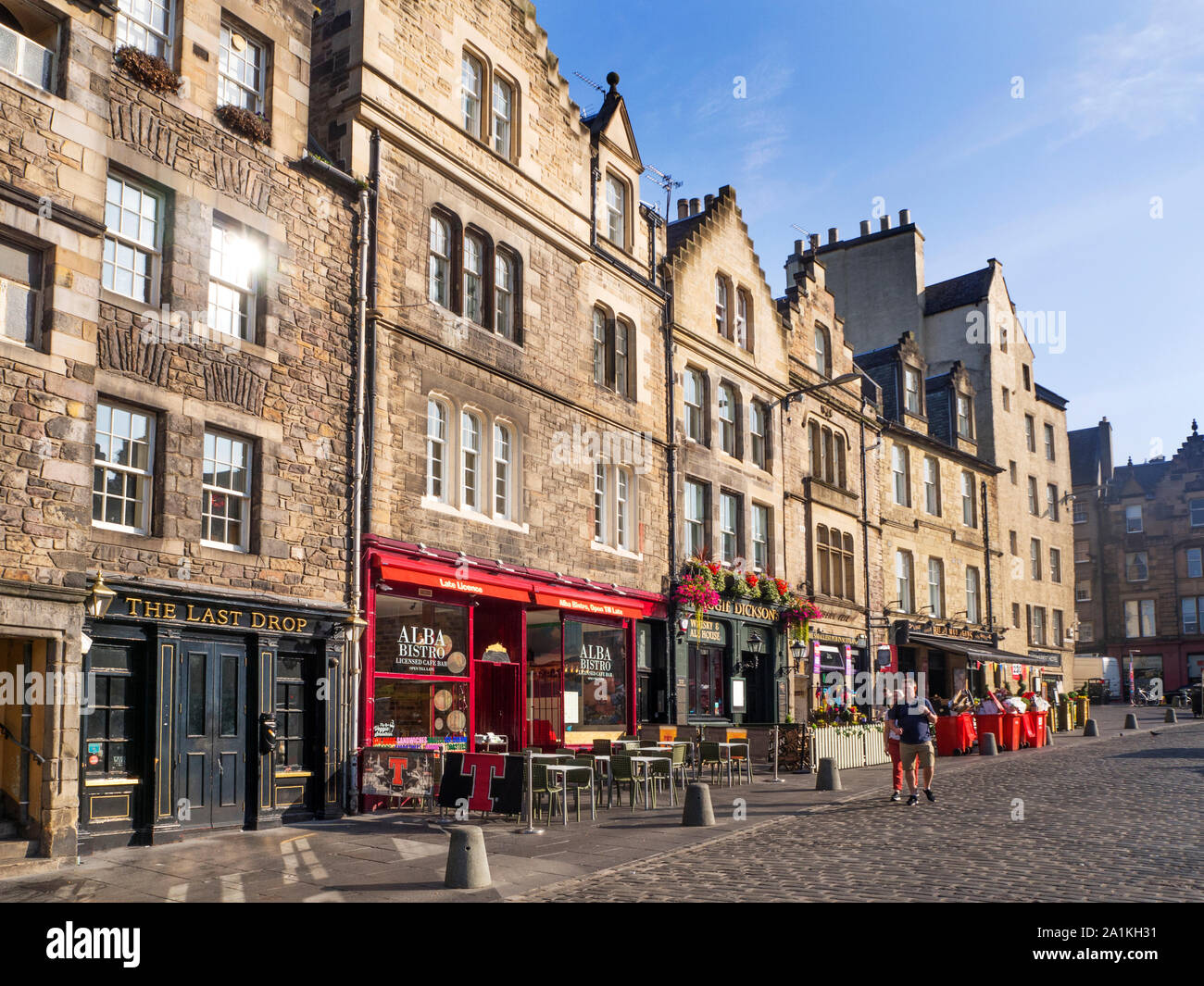 A sunny morning on Grassmarket in the Old Town Edinburgh Scotland Stock ...
