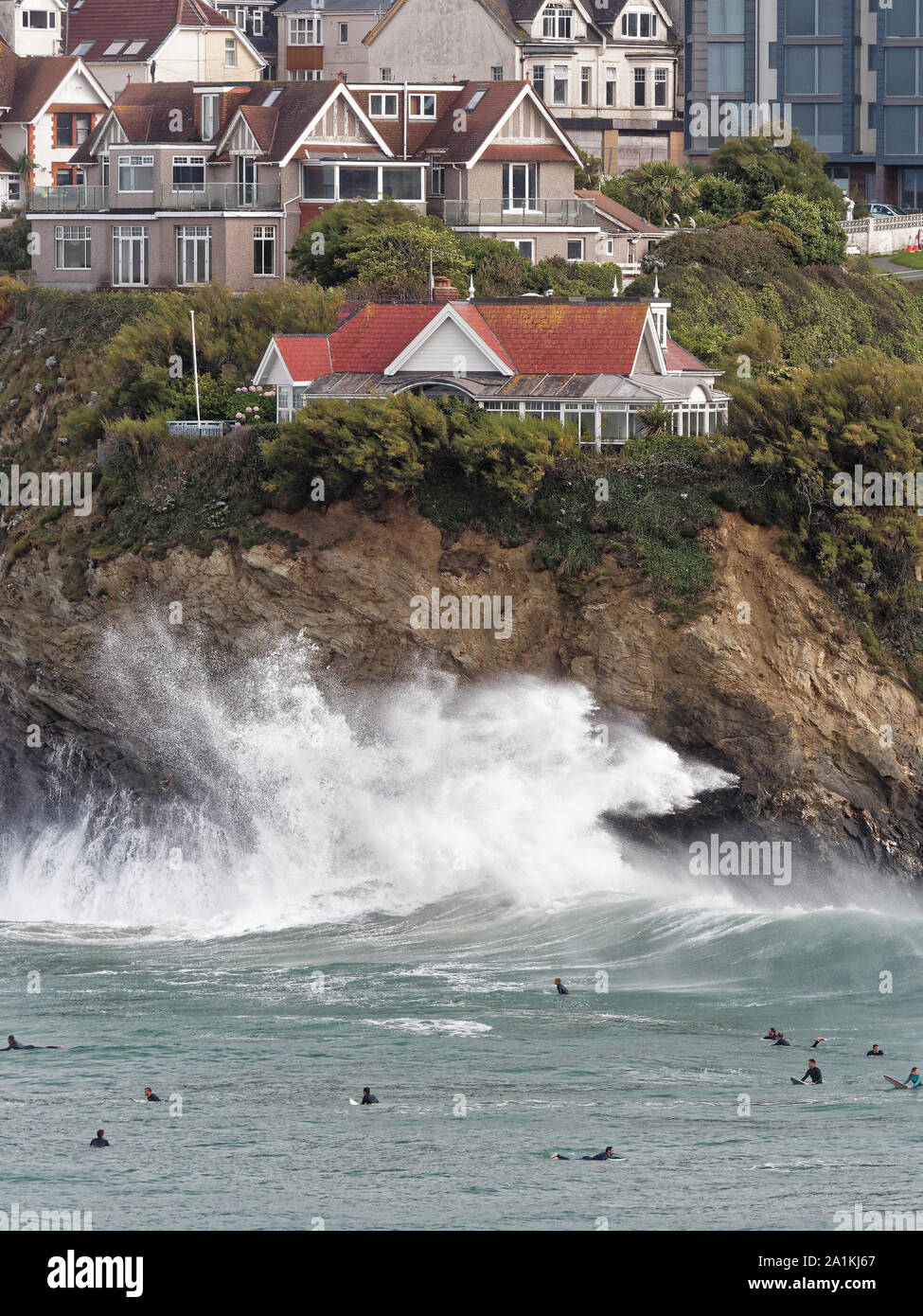 Newquay, Cornwall, UK. 27th Sep, 2019. UK weather: Spring tides and big ...