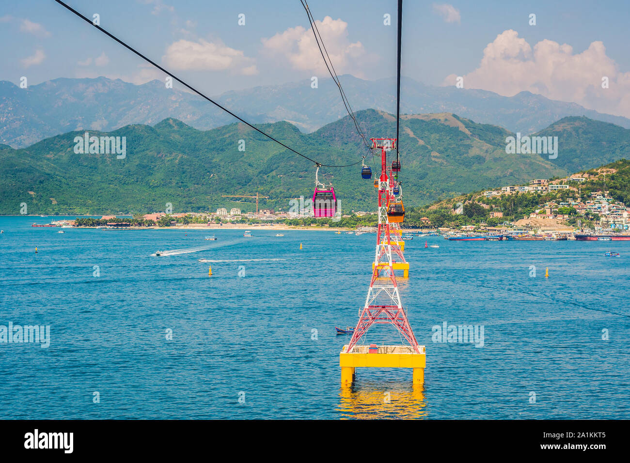 One of the world's longest cable car over sea leading to Vinpearl ...