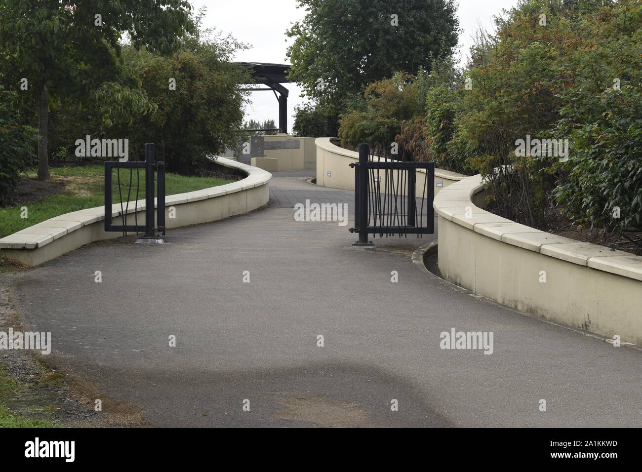 Heading up the north ramp of the Vancouver Land Bridge you come to a ...