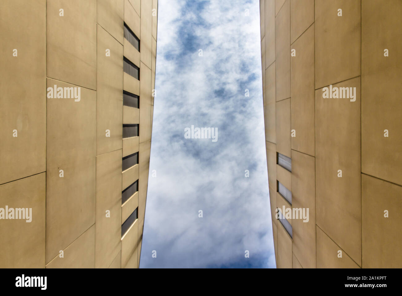 Tall buildings perspective hi-res stock photography and images - Alamy