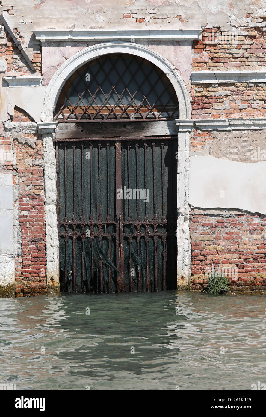 Venice flood gate hi-res stock photography and images - Alamy